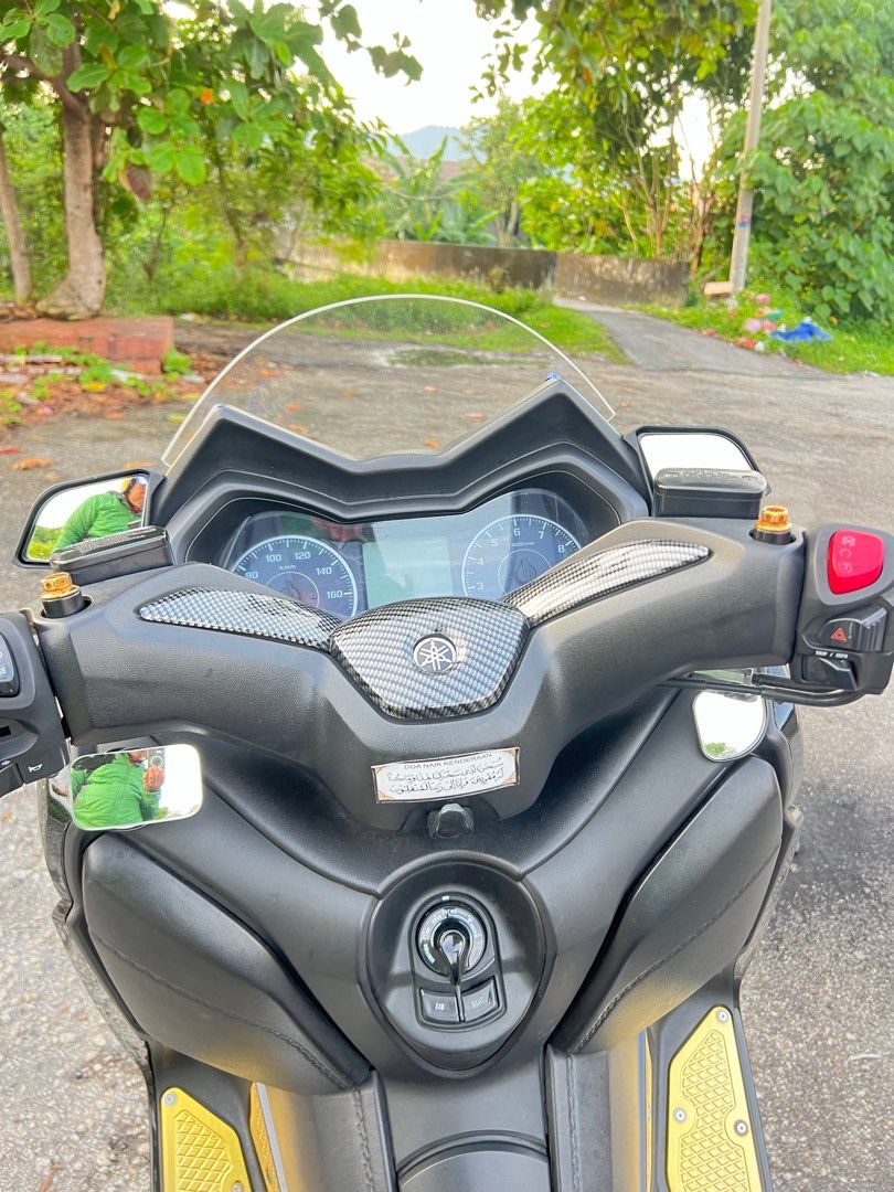 Yamaha Xmax 2022 grey, Motorbikes on Carousell