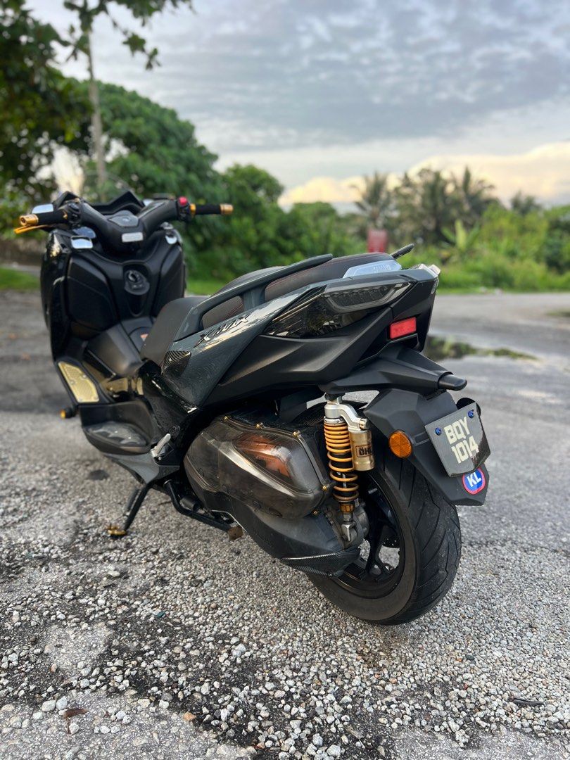 Yamaha Xmax 2022 grey, Motorbikes on Carousell