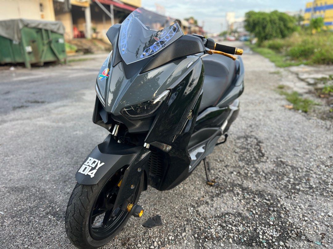 Yamaha Xmax 2022 grey, Motorbikes on Carousell