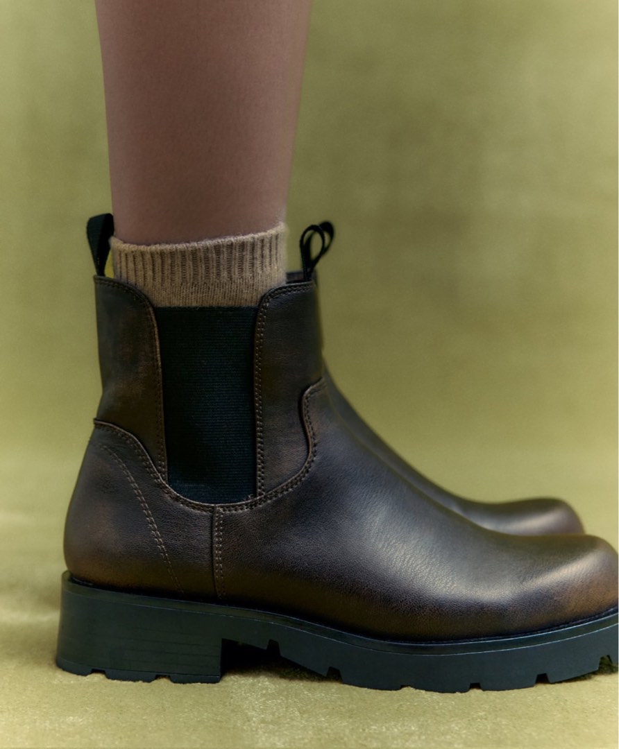 Zara Chelsea boots, Women's Fashion, Footwear, Boots on Carousell