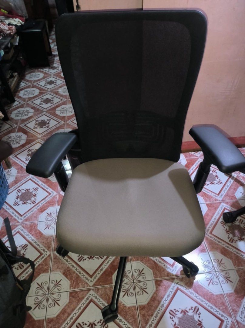 Zody by Haworth Office Chair, Furniture & Home Living, Furniture ...
