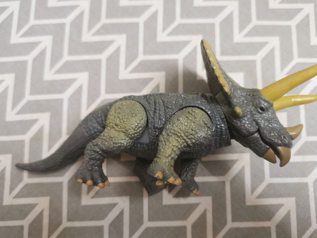 Dinasour with sounds, Hobbies & Toys, Toys & Games on Carousell