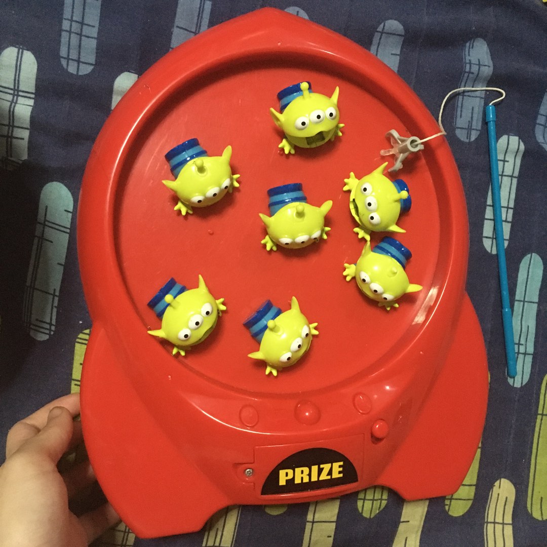 Disney Pixar Manual Alien Claw untested, Hobbies & Toys, Toys & Games ...