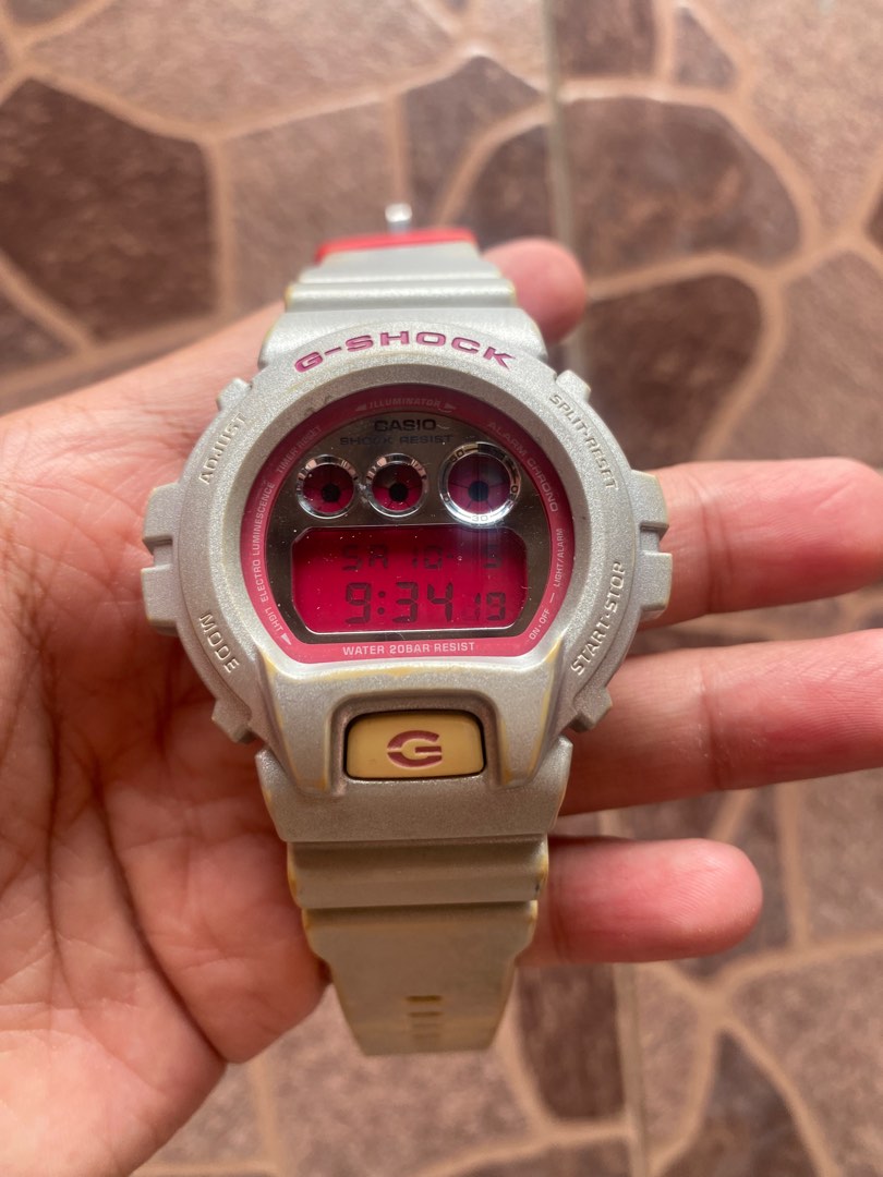 DW 6900 CB8, Men's Fashion, Watches & Accessories, Watches on Carousell