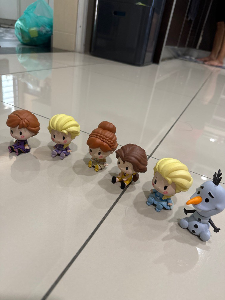 Frozen set of 6 mini figures, Hobbies & Toys, Toys & Games on Carousell