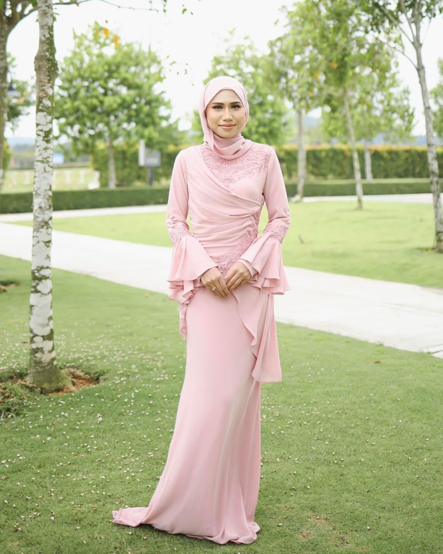 Hijabistahub Trisya Dress, Women's Fashion, Muslimah Fashion, Baju ...