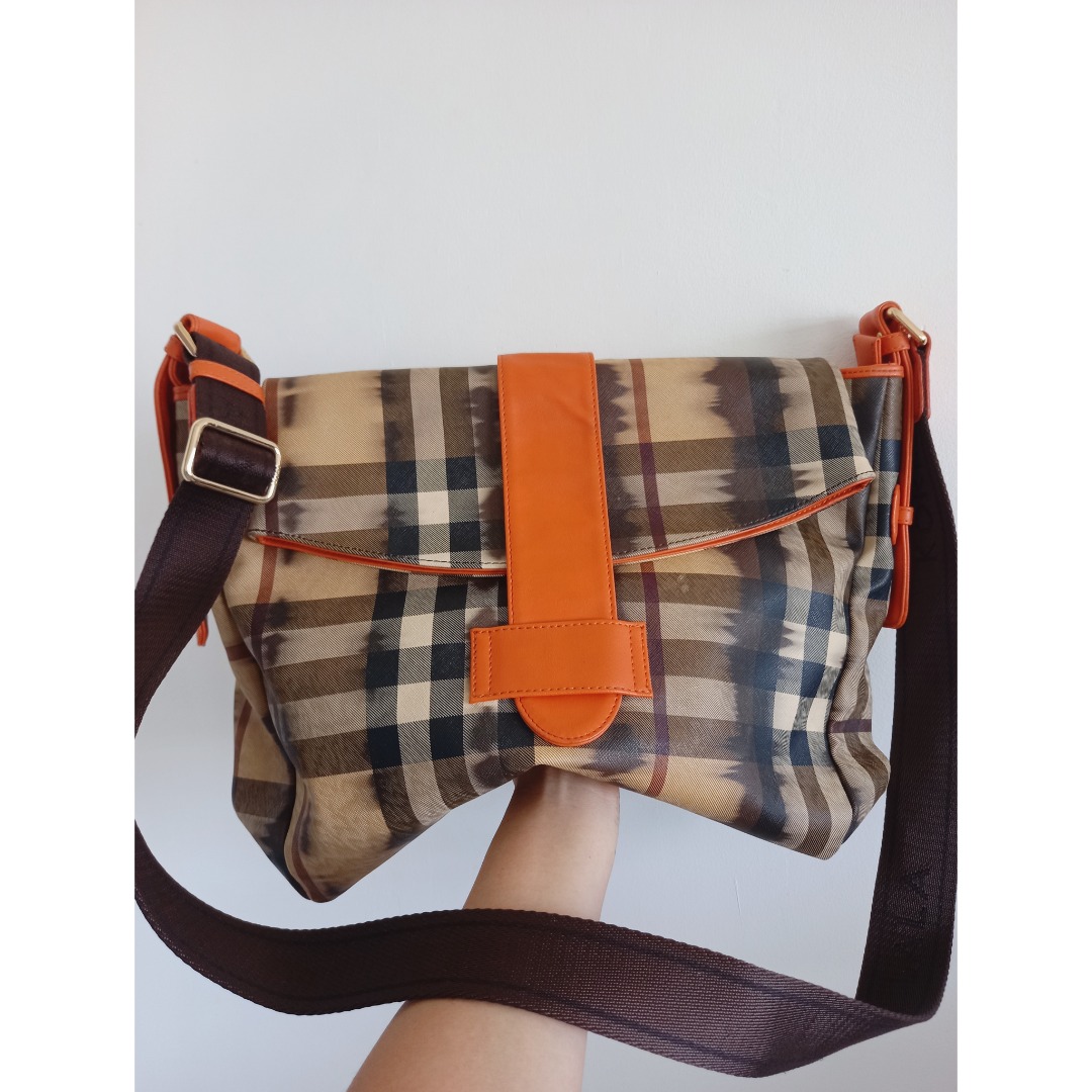 KOREA LALA, Women's Fashion, Bags & Wallets, Cross-body Bags on Carousell