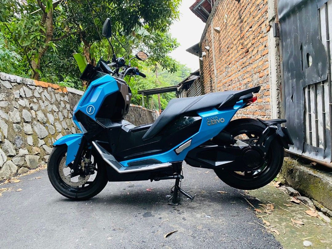 Motor listrik Alva cervo tahun 2024, Motor di Carousell