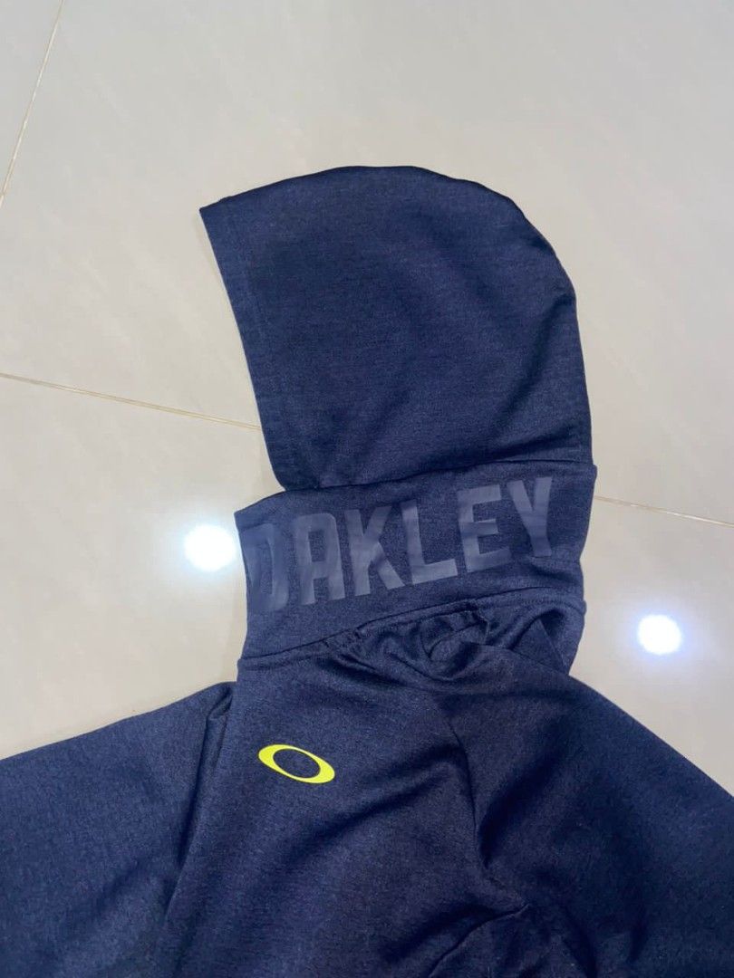 Oakley Gorpcore Jacket, Men's Fashion, Tops & Sets, Hoodies on Carousell