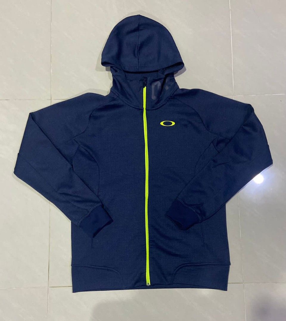 Oakley Gorpcore Jacket, Men's Fashion, Tops & Sets, Hoodies on Carousell