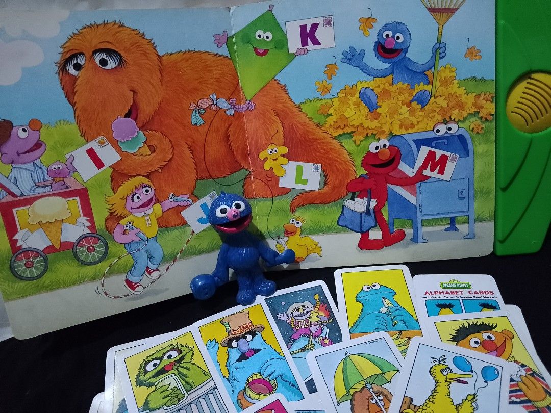 Sesame Street: Elmo' ABC Sound Book with Sesame street cards and toy ...