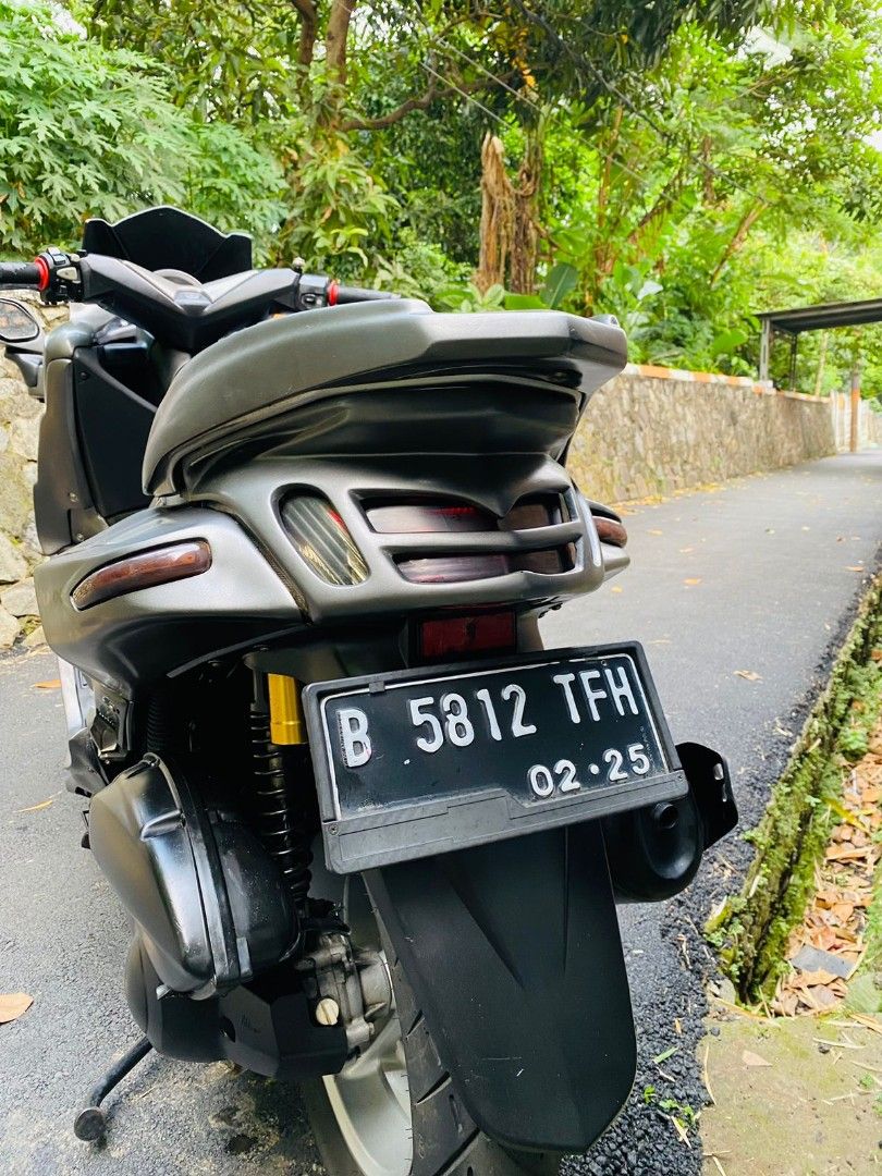 Yamaha nmax predator 155cc bluecore vva Fi tahun 2020, Motor di Carousell