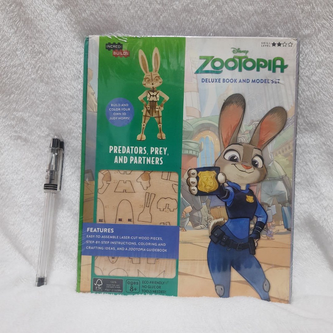 Zootopia (Book and Model Set), Hobbies & Toys, Books & Magazines ...