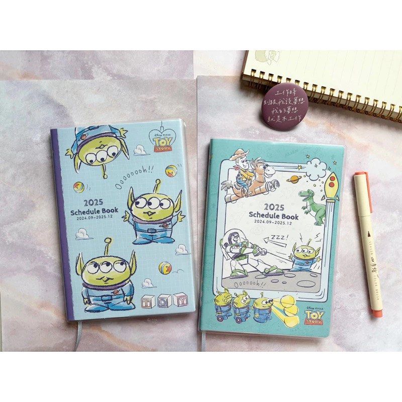「現貨」(單售) 台灣代購 正版 2025年 2025 迪士尼 跨年日誌 B6/2024.09~2025.12/三眼仔 反斗奇兵 巴斯光年 Toy Story schedule, 興趣及遊戲 ...
