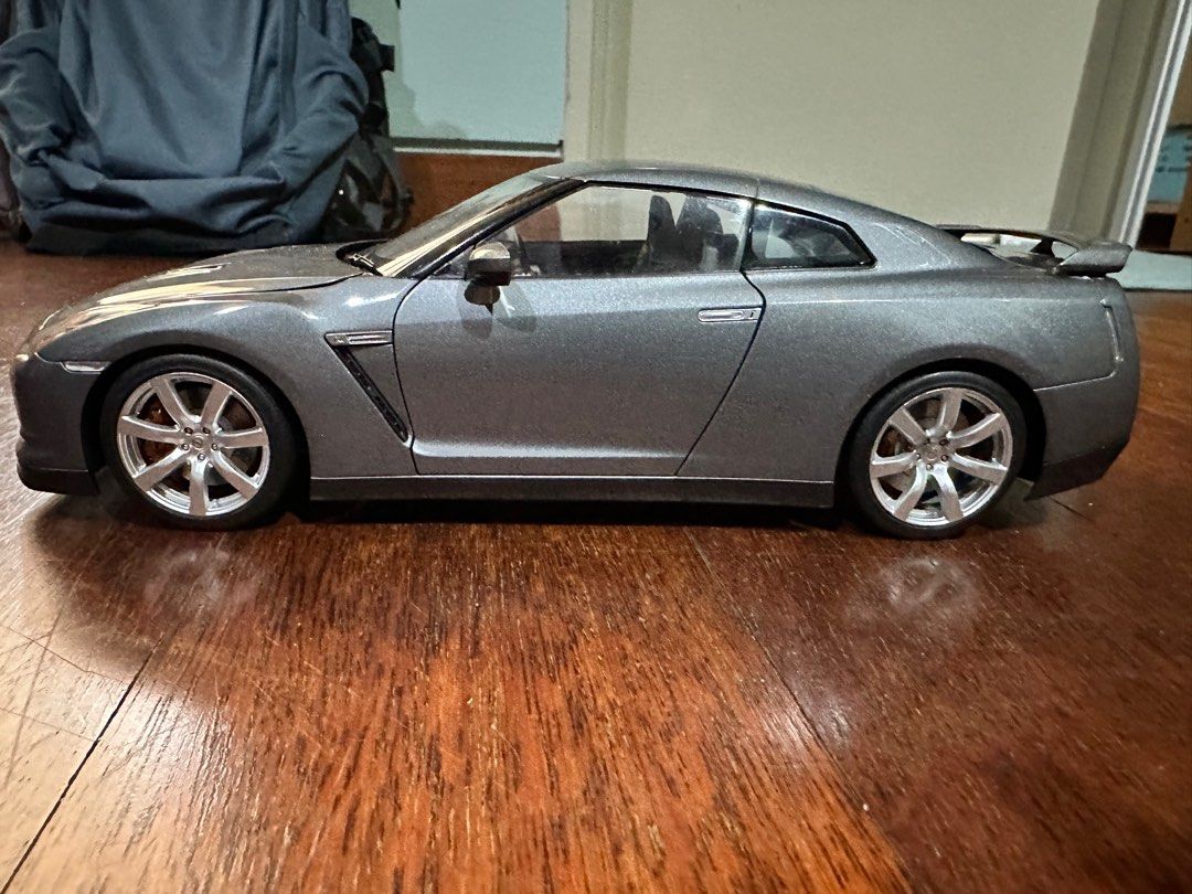 Autoart 1/18 Nissan GTR - Grey, Hobbies & Toys, Toys & Games on Carousell
