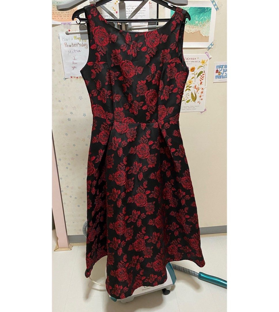 Bill Keith Black Dinner Dress with Red Roses, Women's Fashion, Dresses ...