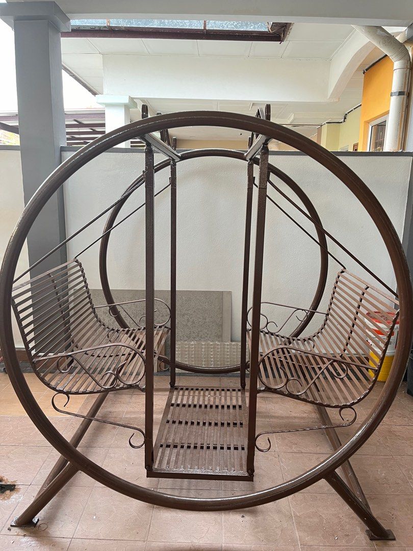 Buaian Besi Berkualiti, Furniture & Home Living, Outdoor Furniture on ...