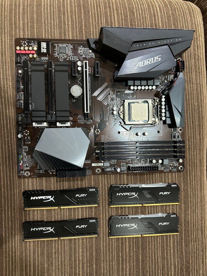 Intel i5 10600k , b460 Aorus pro ac , hyperx fury 32gb ddr4, cooler ...