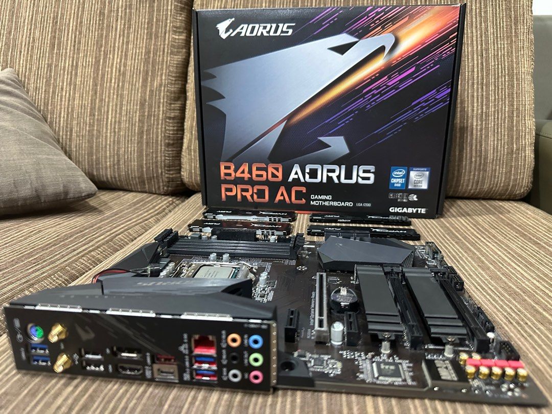 Intel i5 10600k , b460 Aorus pro ac , hyperx fury 32gb ddr4, cooler ...
