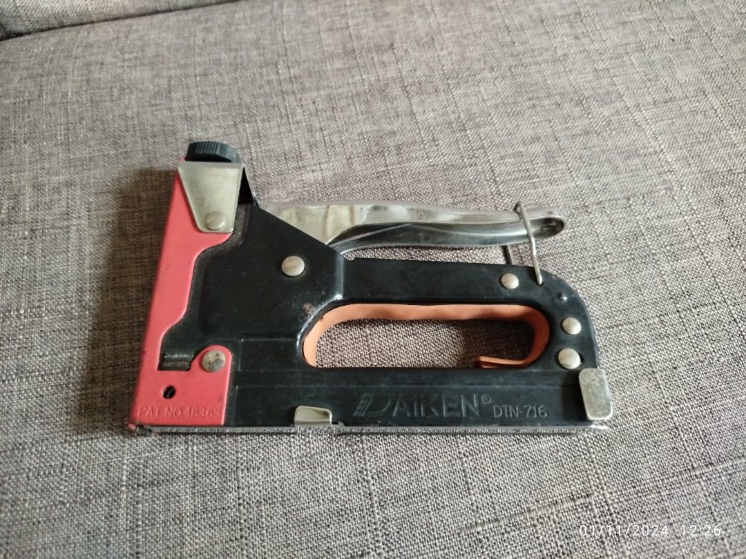 Daiken gun tacker heavy 3 way 4-14mm, Everything Else, Others on Carousell
