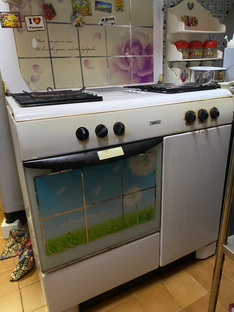 Dapur Gas 4 Tungku Zanusi, TV & Home Appliances, Kitchen Appliances ...
