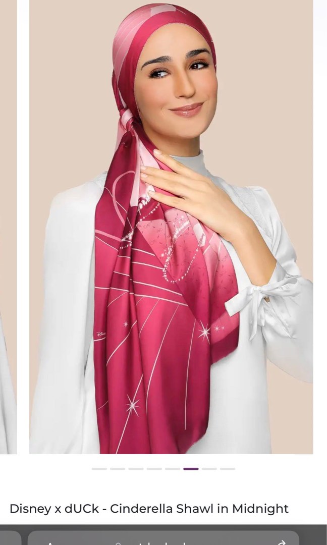 Disney X Duck Shawl in Midnight, Women's Fashion, Muslimah Fashion ...