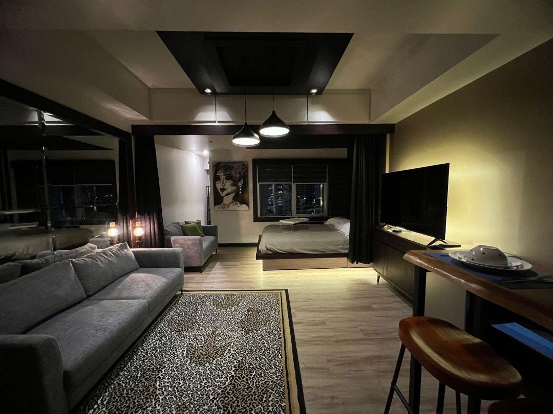 Fairways Tower BGC South executive studio unit 41sqm for sale or for ...