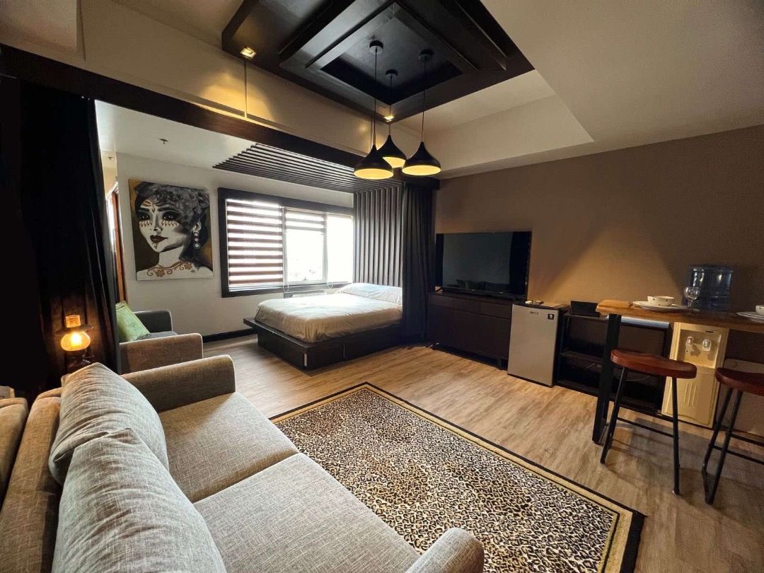 Fairways Tower BGC South executive studio unit 41sqm for sale or for ...