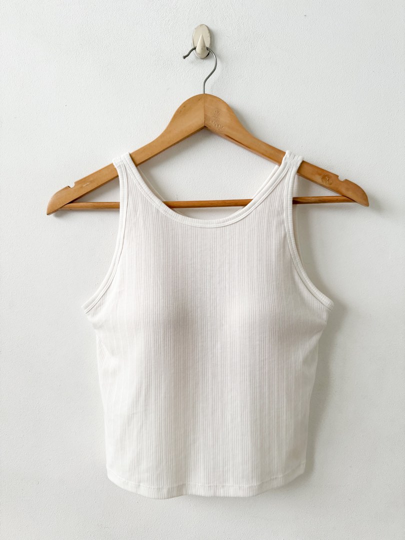 GU by Uniqlo Padded Top, Women's Fashion, Tops, Sleeveless on Carousell