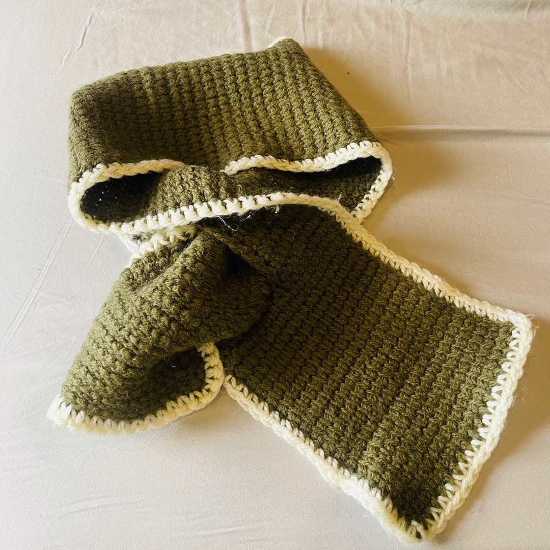 Handcrafted! Moss Green and Cream Knit Scarf, Women's Fashion, Watches ...