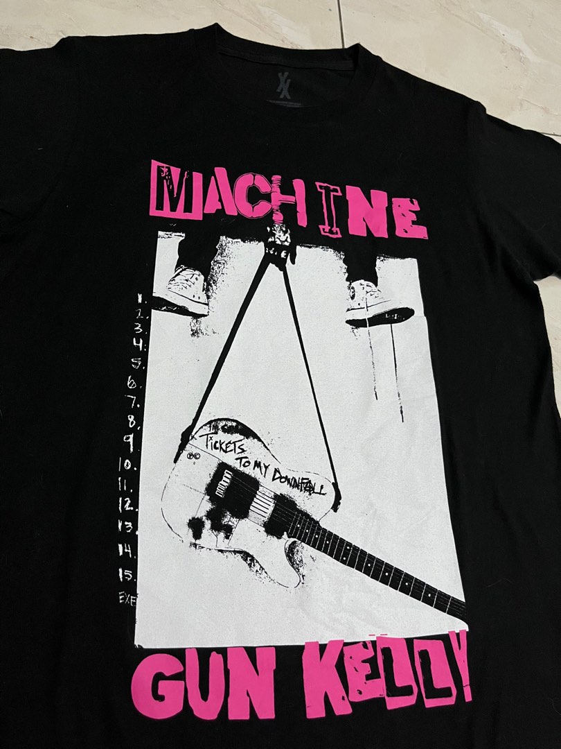 Kaos Rapper Machine Gun Kelly Official, Barang Yang Dicari di Carousell