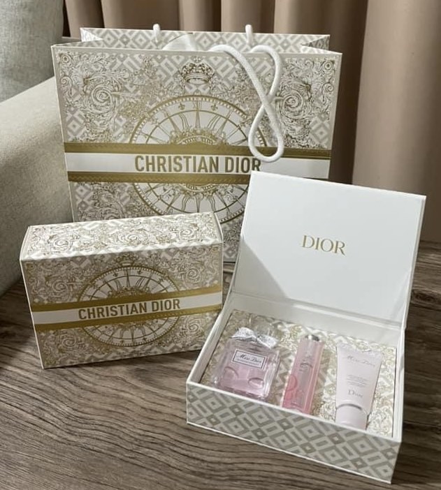 Miss Dior Coffret (Limited Edition) Set, Beauty & Personal Care ...