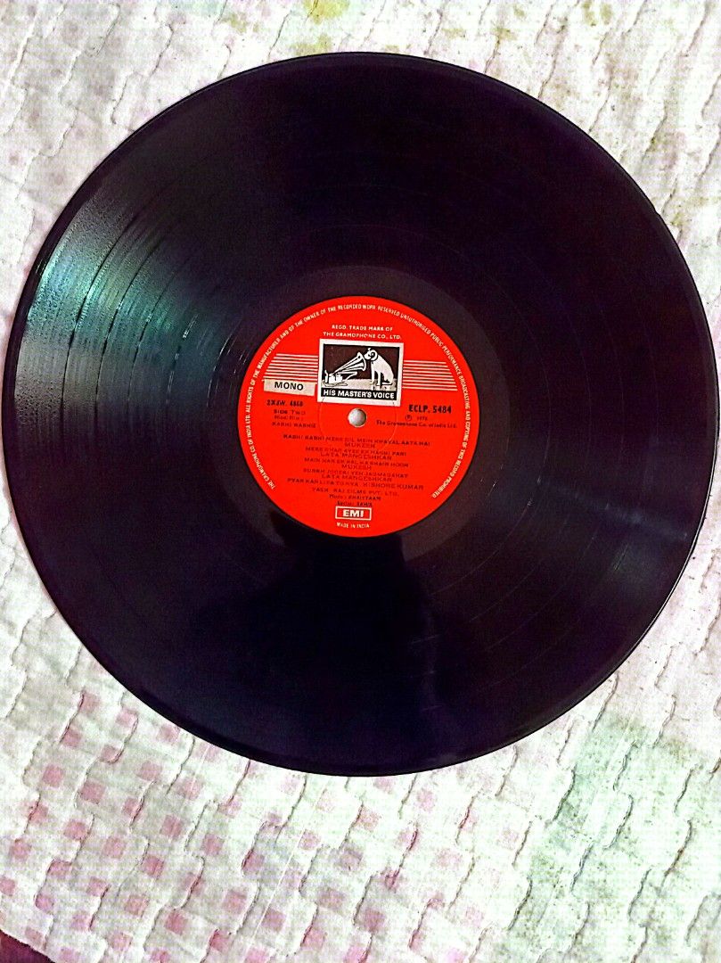 Piring Hitam Vinyl LP Hindi Film OST KABHI KABHIE, Hobbies & Toys ...