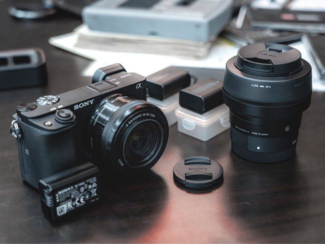 Sony A6400 Kits Lens + Sigma 30mm 1.4, Photography, Cameras on Carousell