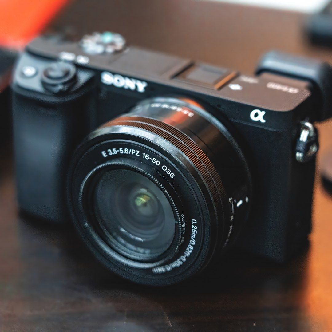 Sony A6400 Kits Lens + Sigma 30mm 1.4, Photography, Cameras on Carousell