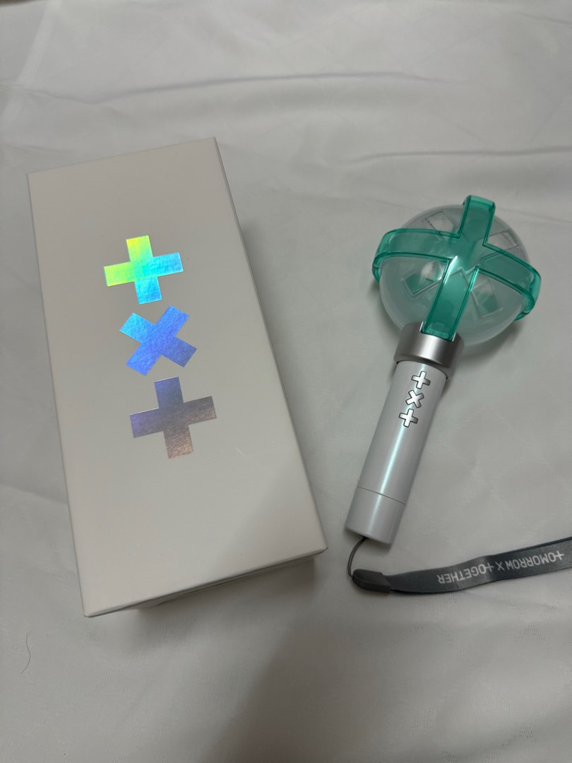 TXT official light stick ver. 2, 興趣及遊戲, 收藏品及紀念品, 韓流 - Carousell
