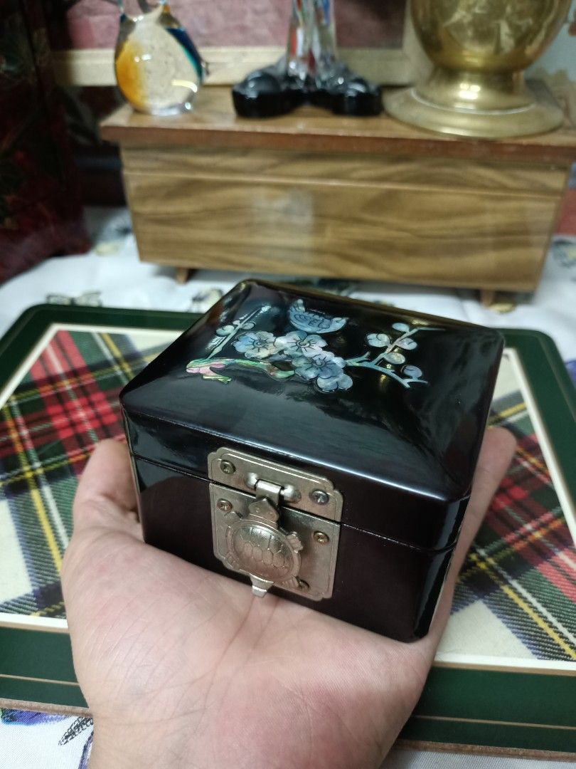 Vintage Black Lacquered Inlaid Abalone floral Jewelry box w turtle ...