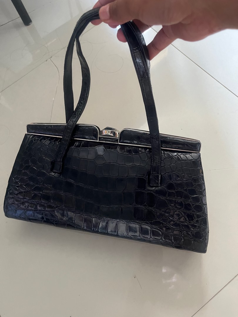 Vintage Japan Kisslock Handbag, Women's Fashion, Bags & Wallets ...