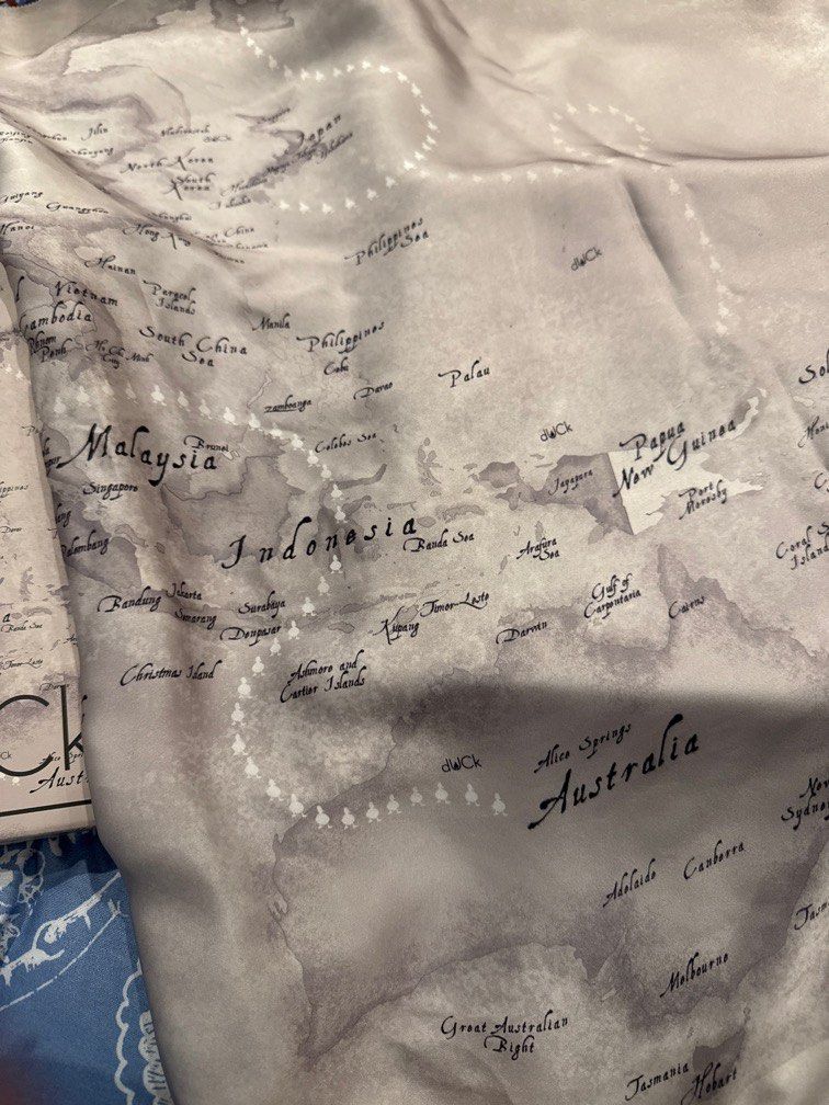 world map duck, Women's Fashion, Muslimah Fashion, Hijabs on Carousell