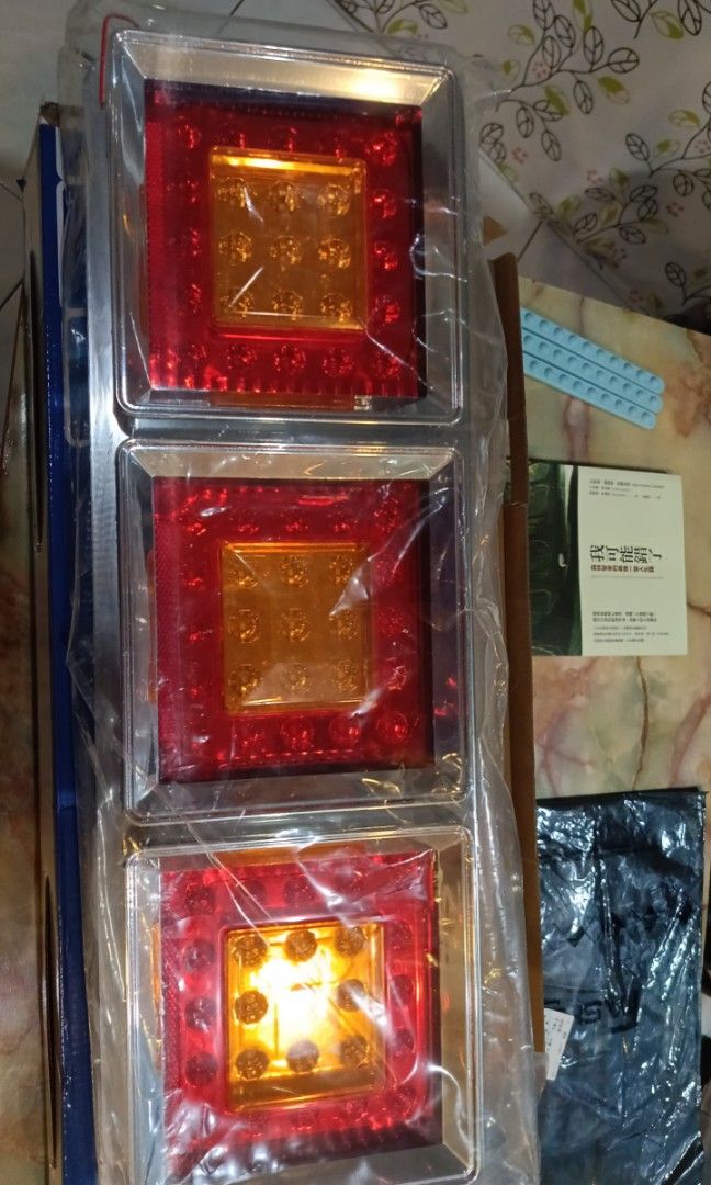 1 Pcs triple hino rear light led lamp lorry trailer truck 24 Volt, Auto ...