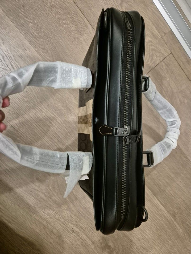 Coach Graham Slim Brief, Men's Fashion, Bags, Briefcases on Carousell