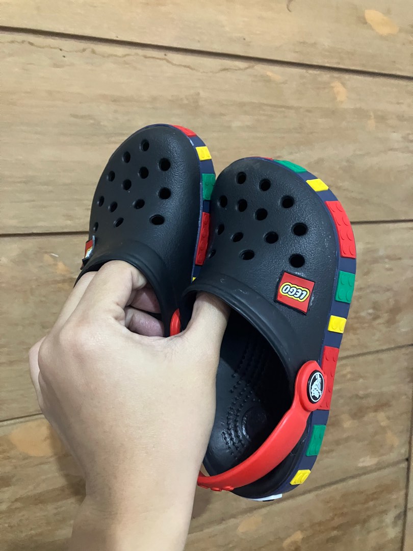 Crocs lego c1011 untuk insole 17,5cm, Antik, Lainnya di Carousell