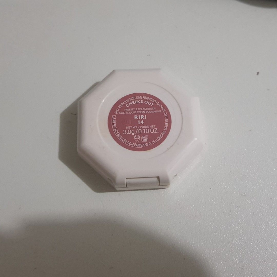 Fenty Beauty Cheeks Out Freestyle Cream Blush Shade Riri, Beauty ...