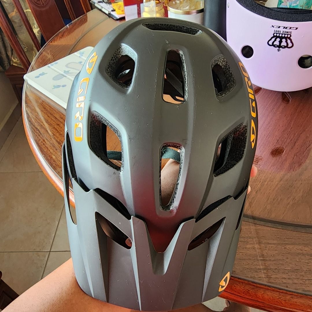 Giro Helmet Size Giro Neo MIPS Mens Ski Helmet, Charcoal 2 Sizes
