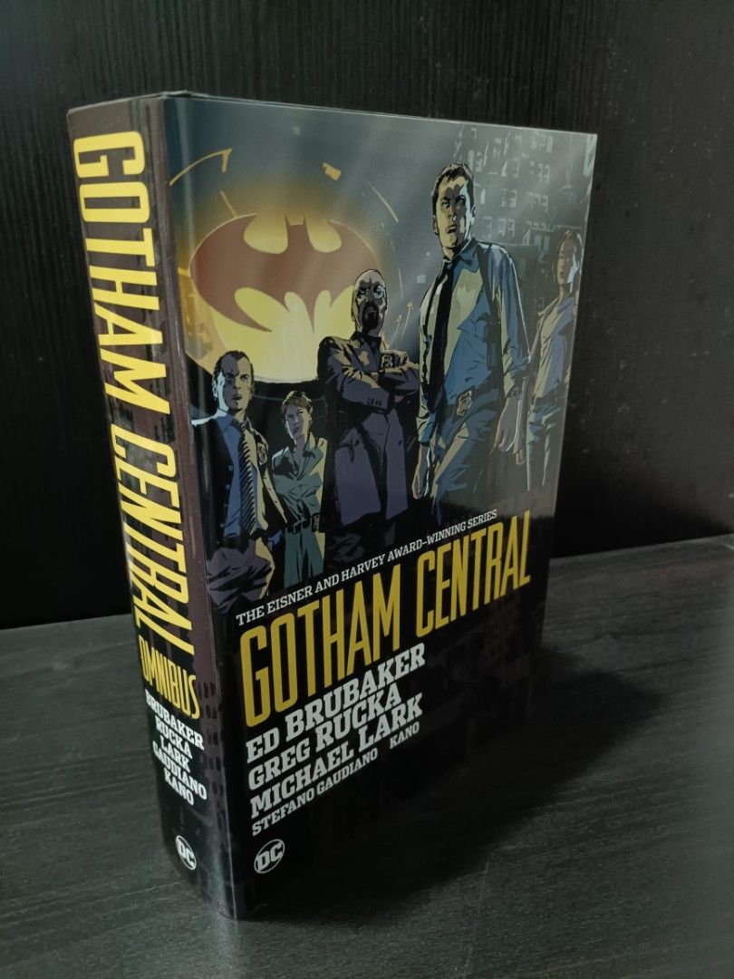 Gotham Central Omnibus, Hobbies & Toys, Books & Magazines, Comics ...