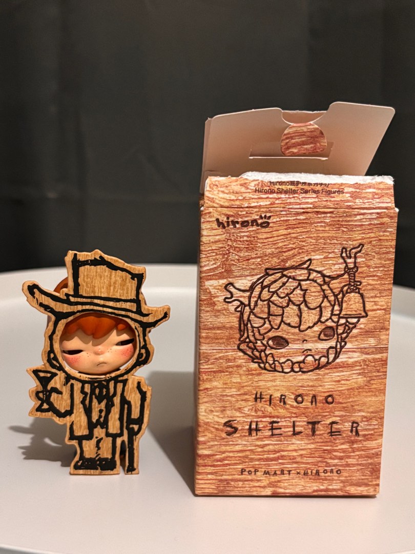 Hirono Shelter Series: The Poet, Hobbies & Toys, Memorabilia ...