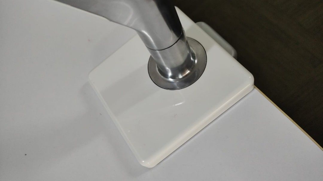 Humanscale M2.1 monitor arm single bracket with vesa mount plate for ...