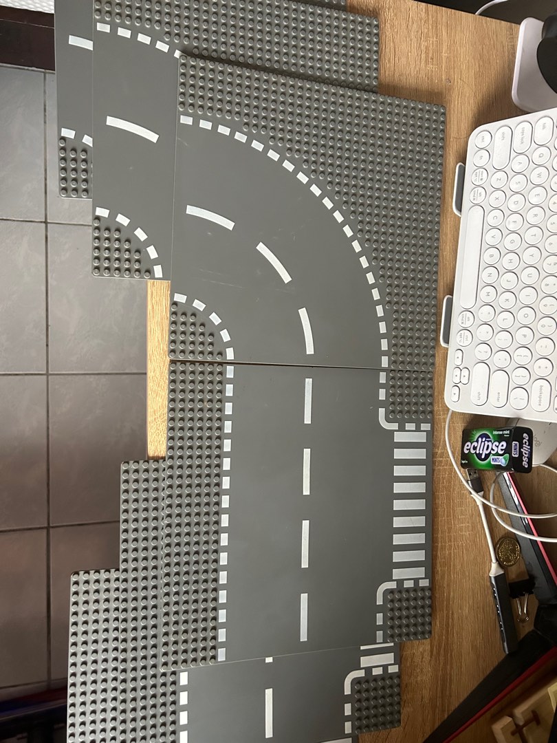 Lego city Curve and Cross Road (60237), Hobbies & Toys, Toys & Games on ...