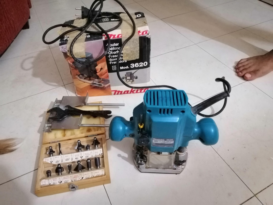 Makita Router Model 3620, Commercial & Industrial, Construction Tools ...