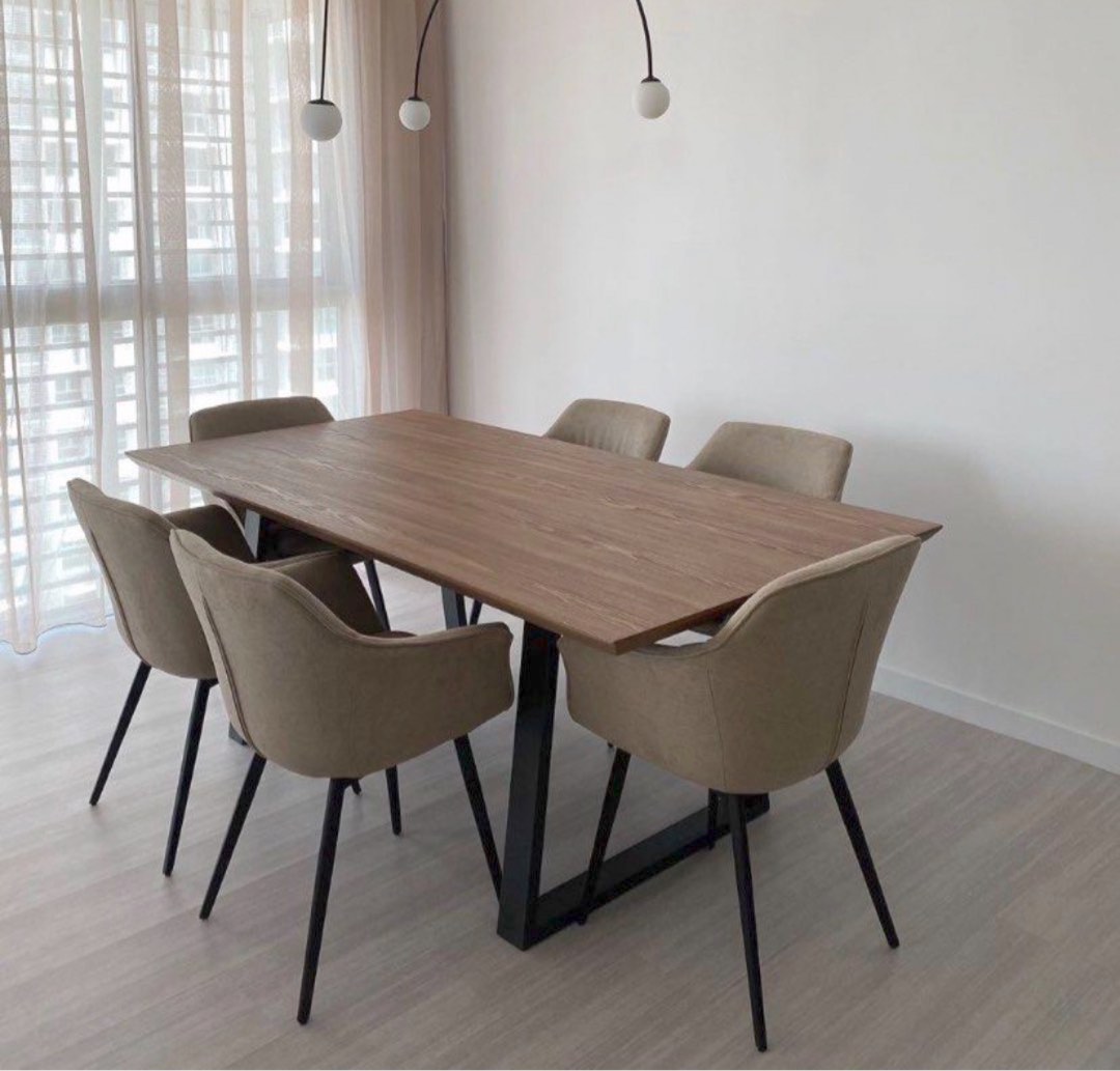 [MARK DOWN] HAVE TO GO! Modern Dark Oak Wooden Dining table , Furniture ...